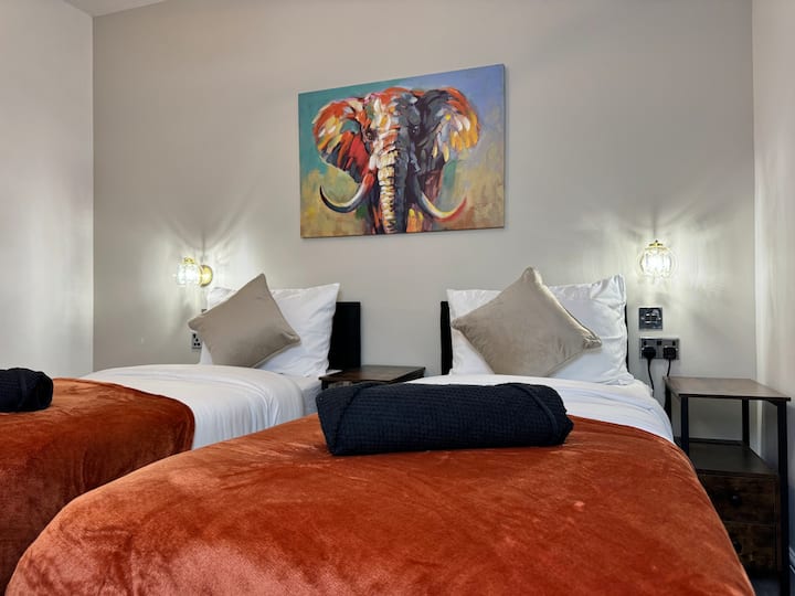 Modern 3 Bedroom House W/ensuite & Parking - Guernesey