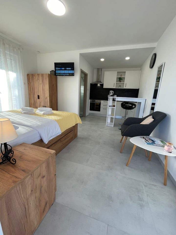 Modern Studio Apartment Iva-balcony & Free Parking - Zadar