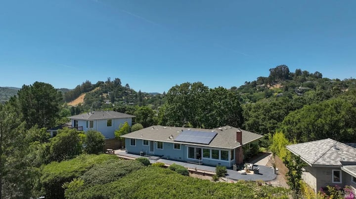 Hidden Haven With Amazing Views! - San Rafael, CA