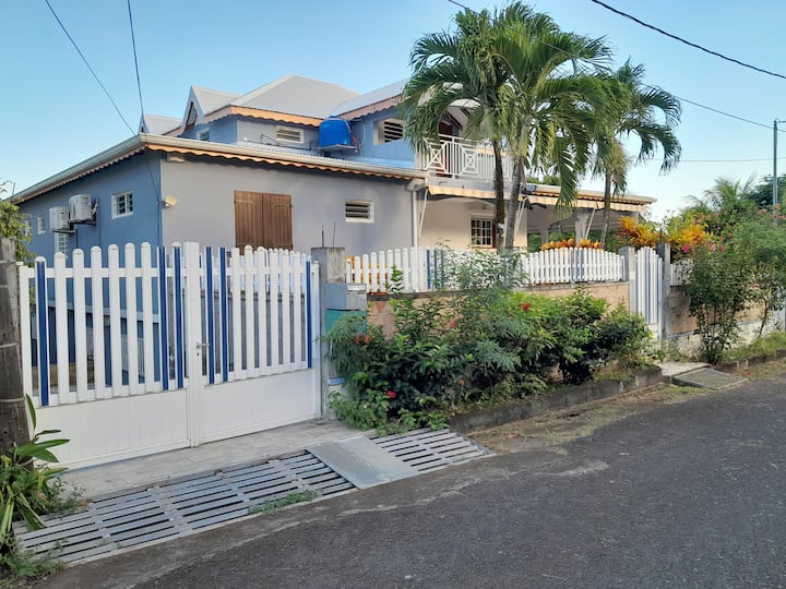 Loue Grand Studio Cadre Reposant - Guadeloupe