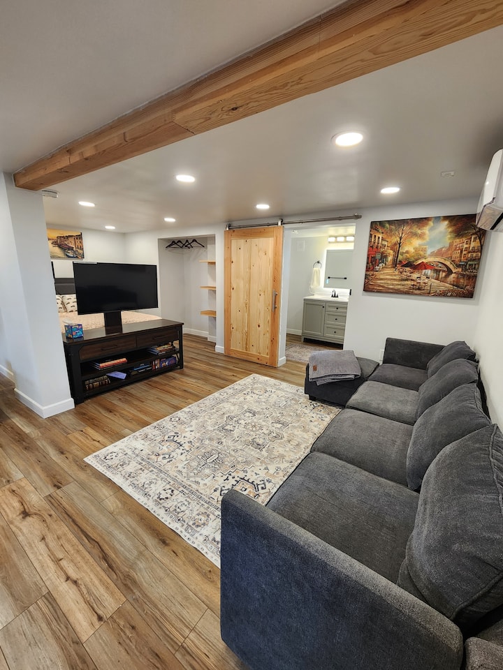 Cozy Manette Studio - Bremerton, WA