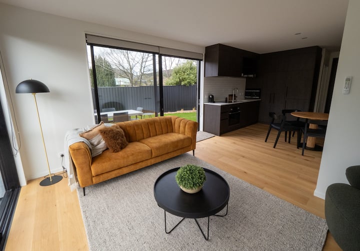 Living Lavish On Rowley - Wanaka