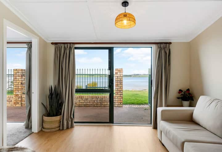 Absolute Beachfront Paradise - Waiuku