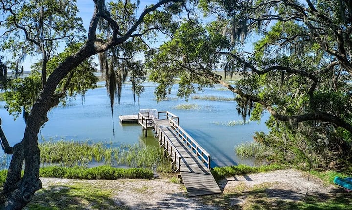 Bosch Huis Sea: The Main House On The Marsh - Tybee Island, GA