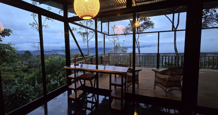 Elegante Villa Con Hermosa Vista - Costa Rica