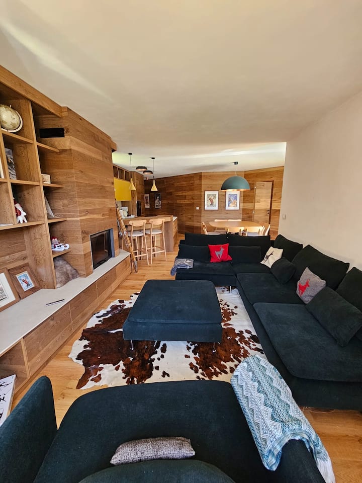 Luxe Ski In/out Apartment - Zermatt