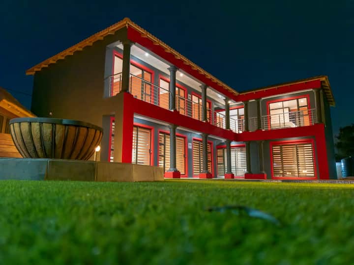 Milk And Honey Guest House - Westonaria