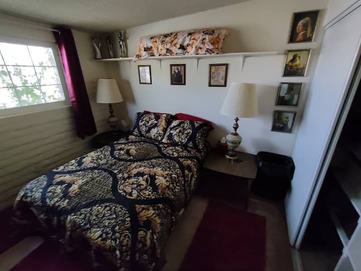 Room Three In The Writer's House - Tucson, AZ