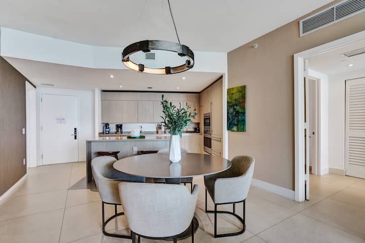 Beach Vacation Apartment - Aventura, FL