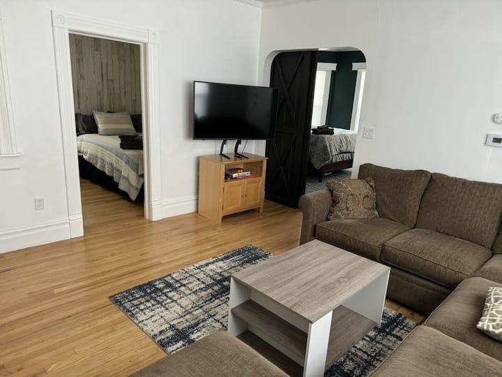 The Westside Pad - 3 Mi. To The Heart Of The City - Grand Rapids, MI