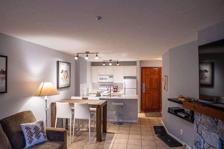 Luxury Ski-in / Out Condo - Whistler