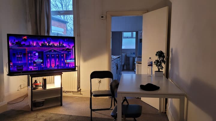 3-bedroom House + Wifi - Coventry