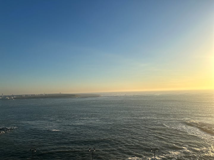 1 Bedroom Suite With Kitchenette & Balcony View - Atlantic City, NJ