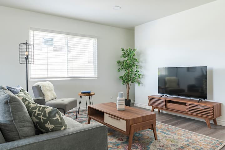 Beautiful 2br/2ba On Main St Alhambra - Alhambra, CA