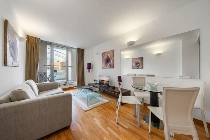 1 Bedroom City Apt With Balcony - Waterloo Station - London