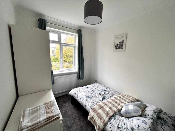 10min To University, Airport Dart & Train Station - Luton