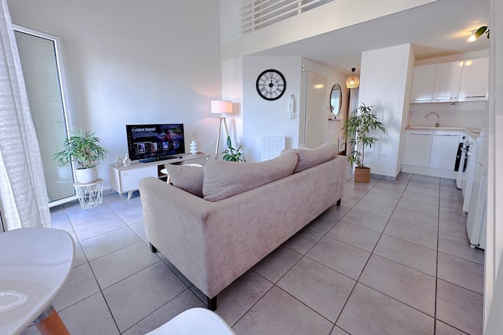 Duplex Lumineux Avec Parking Et Petit Extérieur - Perpignan