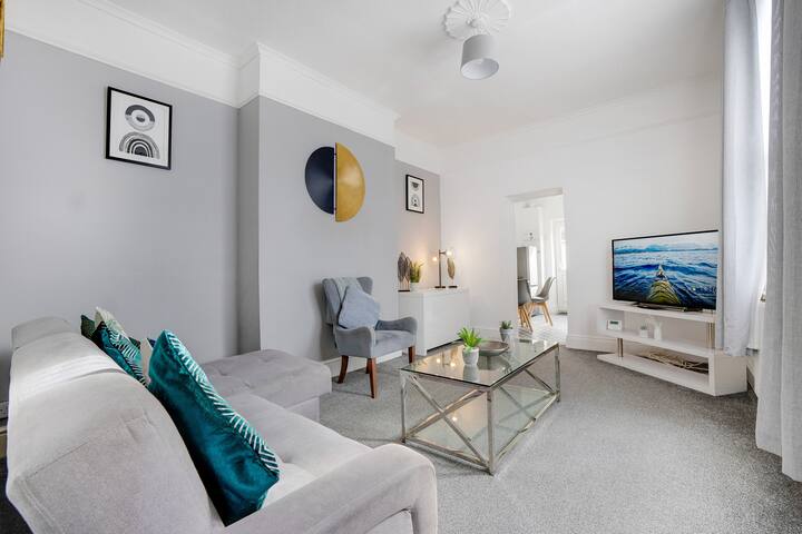 Coastal 3 Bed For Groups | 5 Min Walk To Metro - South Shields