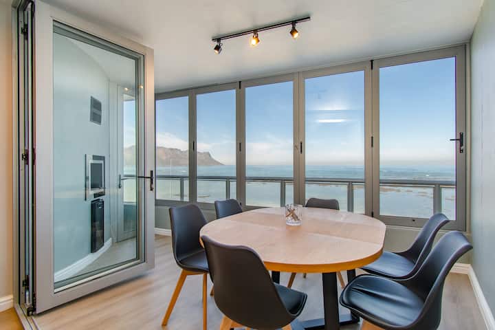 Stunning Seafront Apartment - Somerset West