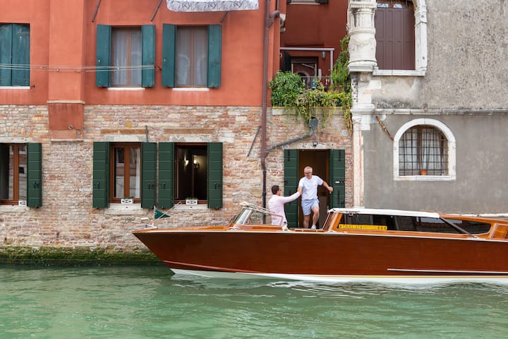 Floating Canal View House - Venedig