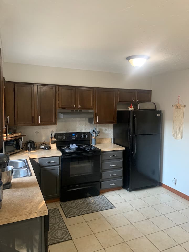 Room For Rent In A Shear House - Edmond, OK