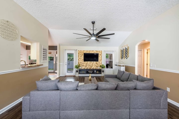 Graceful House Retreat - Jacksonville, FL