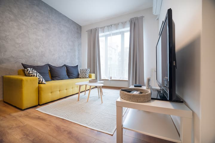 Cosy 2 Bdrm. Solunska Street And Macedonia Square - Sofía