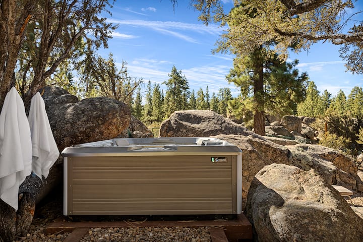 Enchanting Snow Escape | Hot Tub & Game Room - Big Bear Lake, CA