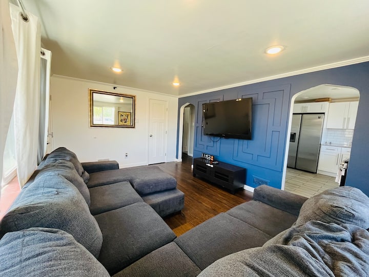 Spacious 2 Br Duplex - Denver, CO