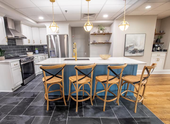 Huge 3br Penthouse King Bed. Walk 2 Rupp Elevator - 렉싱턴