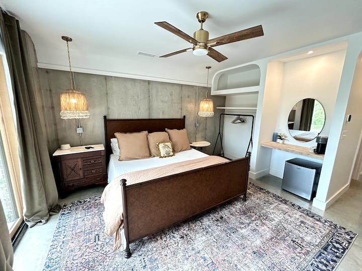 Private Room, Private Entrance, Downtown Athens - Athens, GA