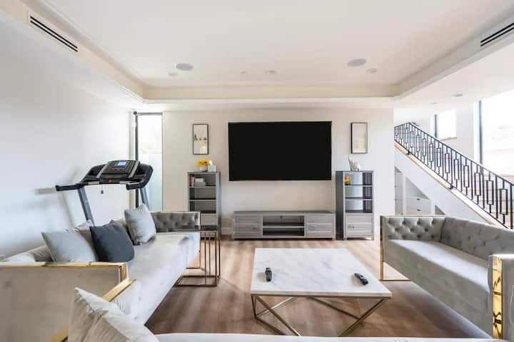 Santa Monica Luxury Open Space 6 Bedroom House - Culver City, CA