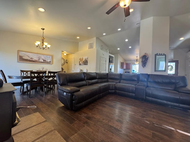 The Oasis Retreat - Williams, AZ