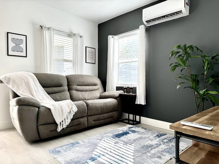 Cozy Corner| 1 Bd Apt - Dania Beach, FL
