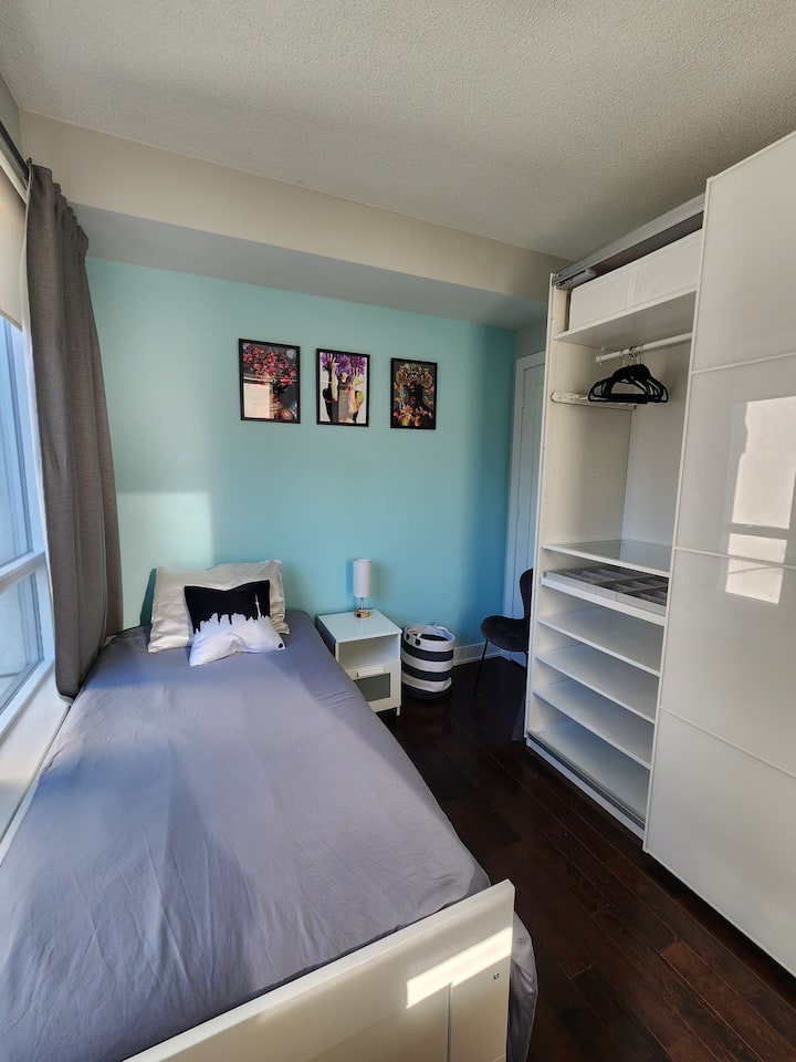 Homey Br In Heart Of Dt Toronto - Toronto