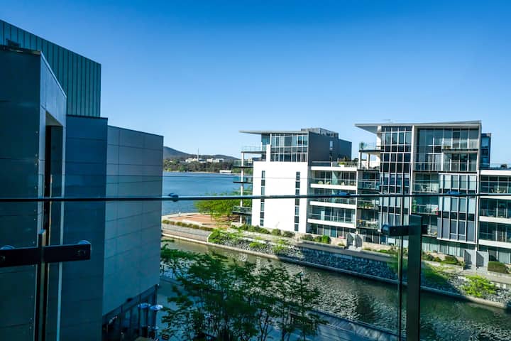 Modern Studio W/t Wifi & Parking - Canberra