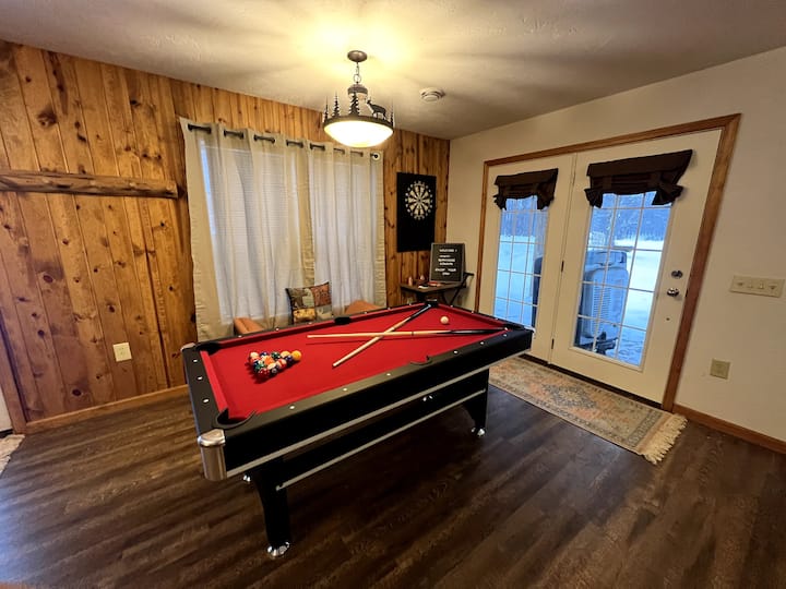 Cozy Mountain Cabin In The Woods - Donegal, PA