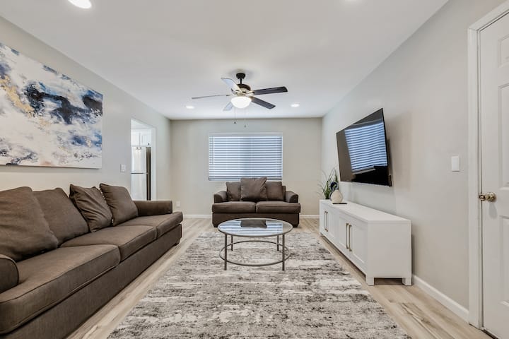 Charming Westside Home - Casino Del Sol