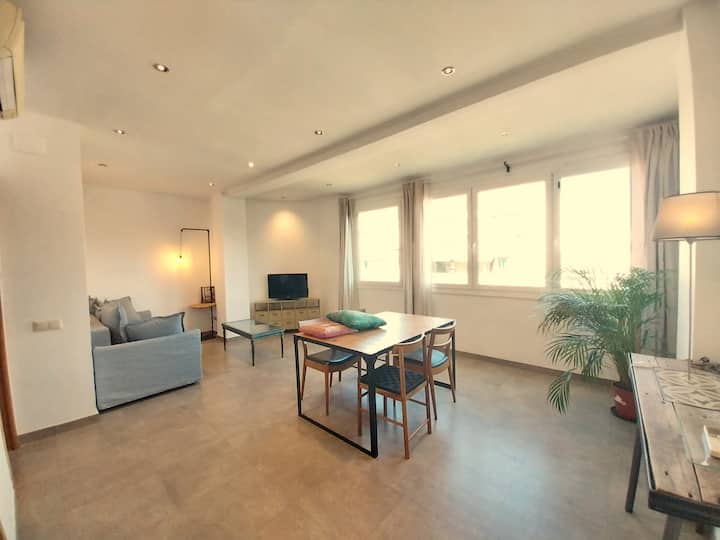Modern, Bright, Quiet And Central - Barcelona