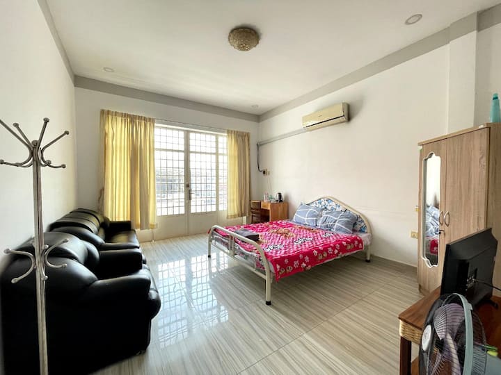 A 1-bedroom On 368, 2nd Floor With Balcony - Phnom Penh