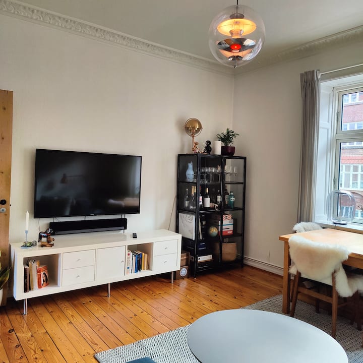 Lys Og Charmerende Lejlighed Med Altan - Aarhus