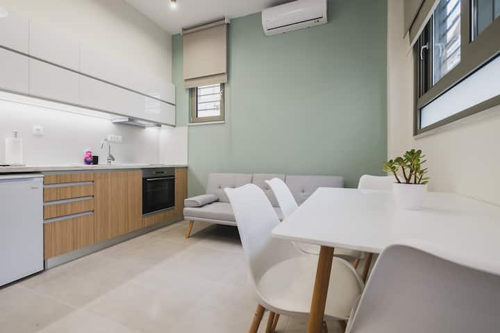 Peris #2 - Central Apt Near Old Town, Ac, Washer - Chania