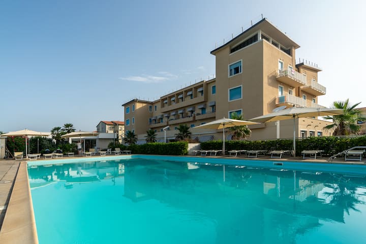 Stella Marina-monolocale 
 4/5 Posti - Cecina