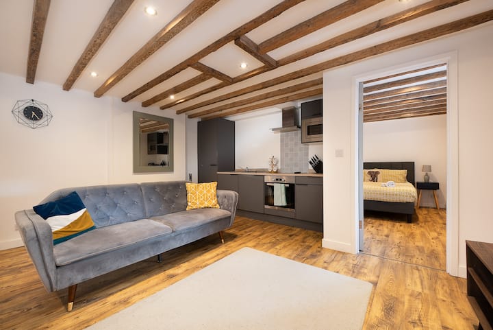 Spacious 1 Bedroom Flats By Banbury High Street - Banbury