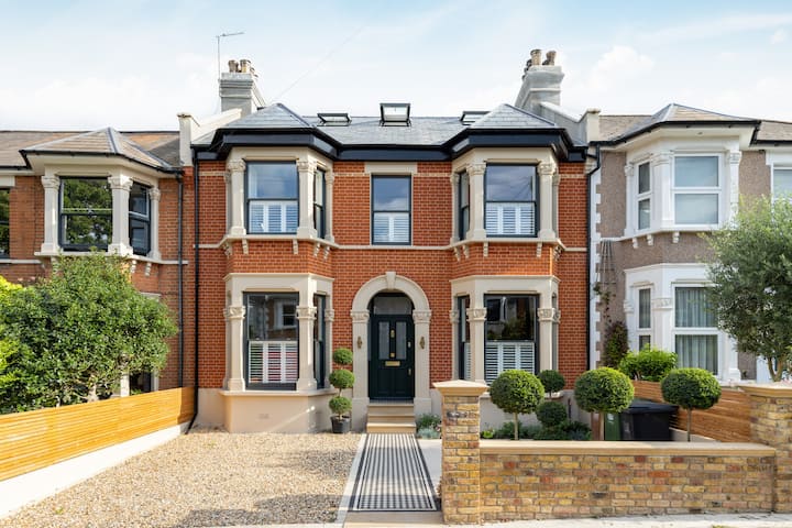 Luxury Victorian Home - London
