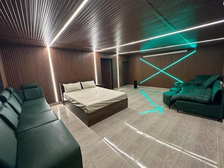 Pickleball Villa By Sorted Place - Thane