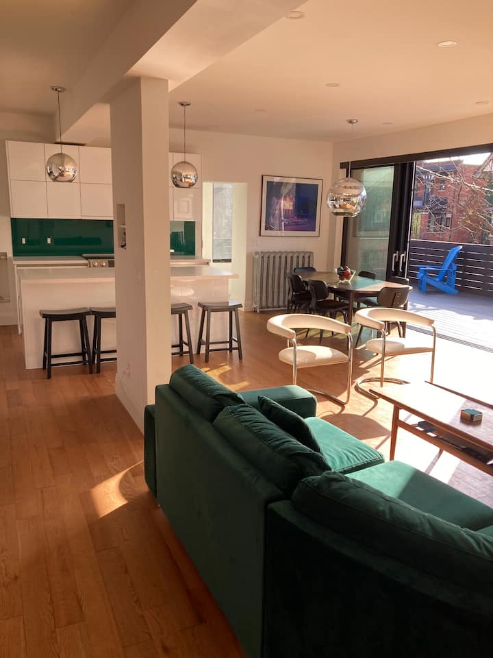 Hot-tub Heaven - Toronto