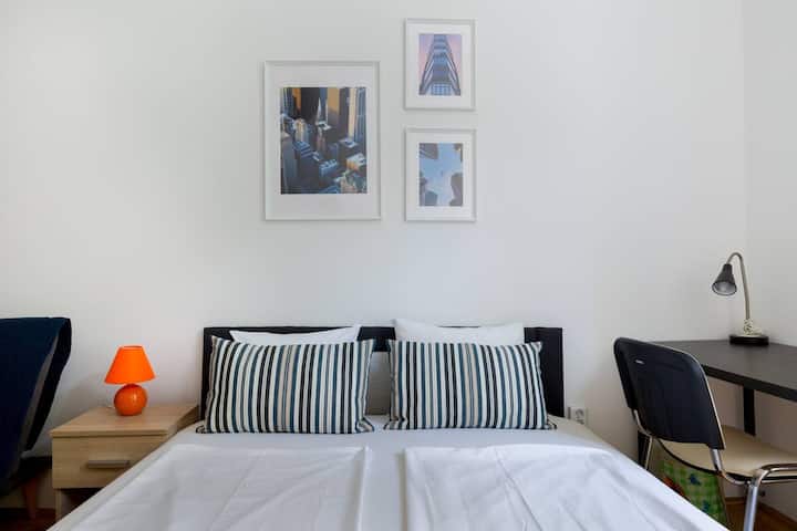 Vibrant City Escape – Elegant Loft On Dohány Str. - Hungary