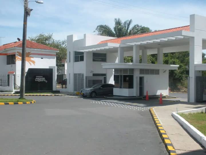 Casa De Verano Condominio-melgar - Melgar