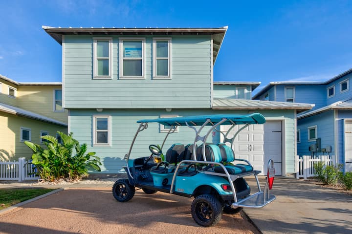 Golf Cart Included * In Town & Beach * Shared Pool - Port Aransas, TX